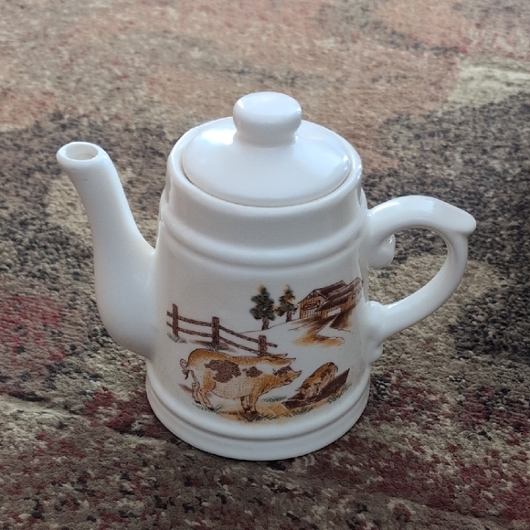 Accents | Vintage Ceramic Teapot With Farmhouse Design | Poshmark
